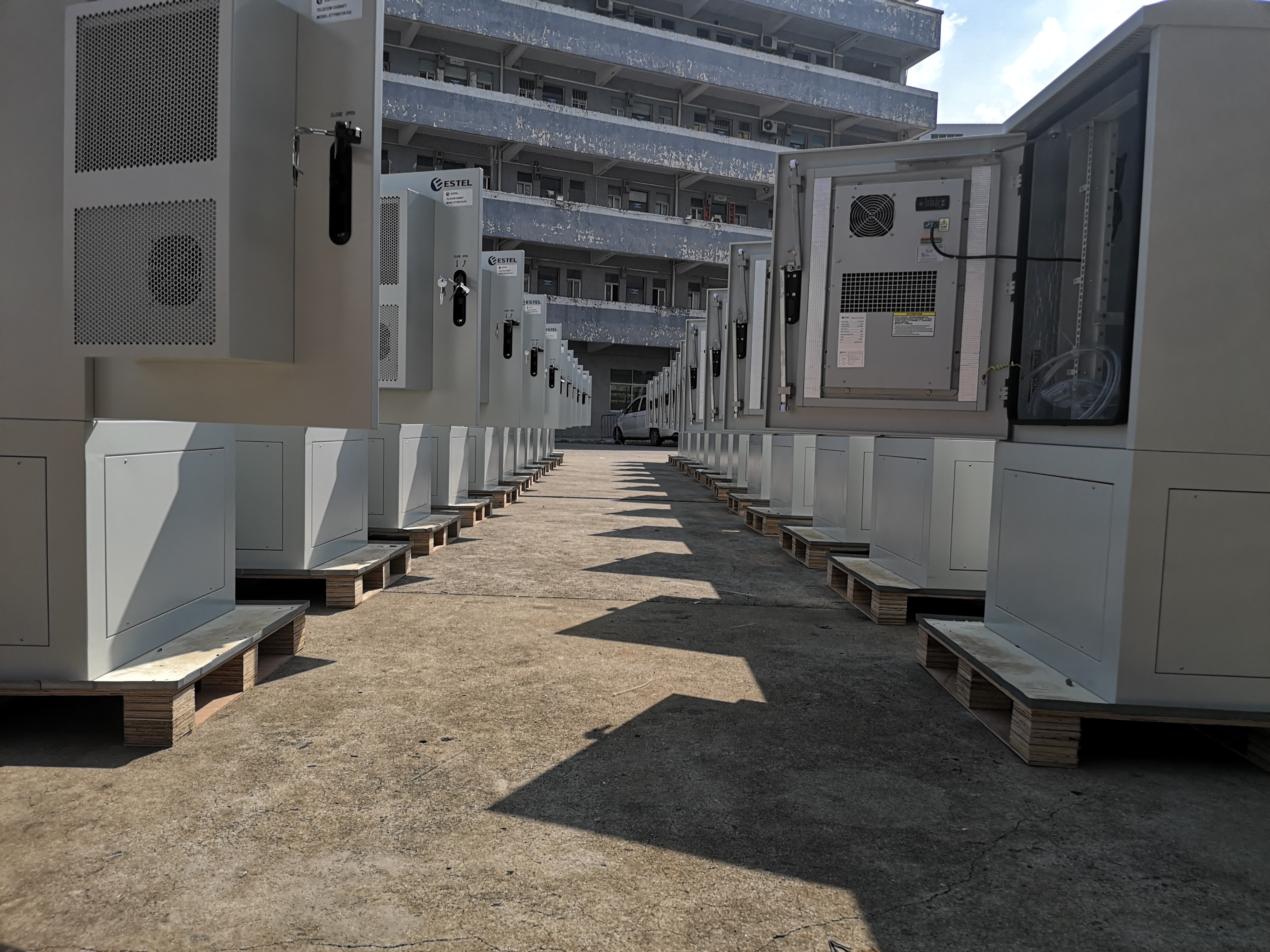 Key Tips for Maintaining ESTEL Telecom Cabinets Outdoors