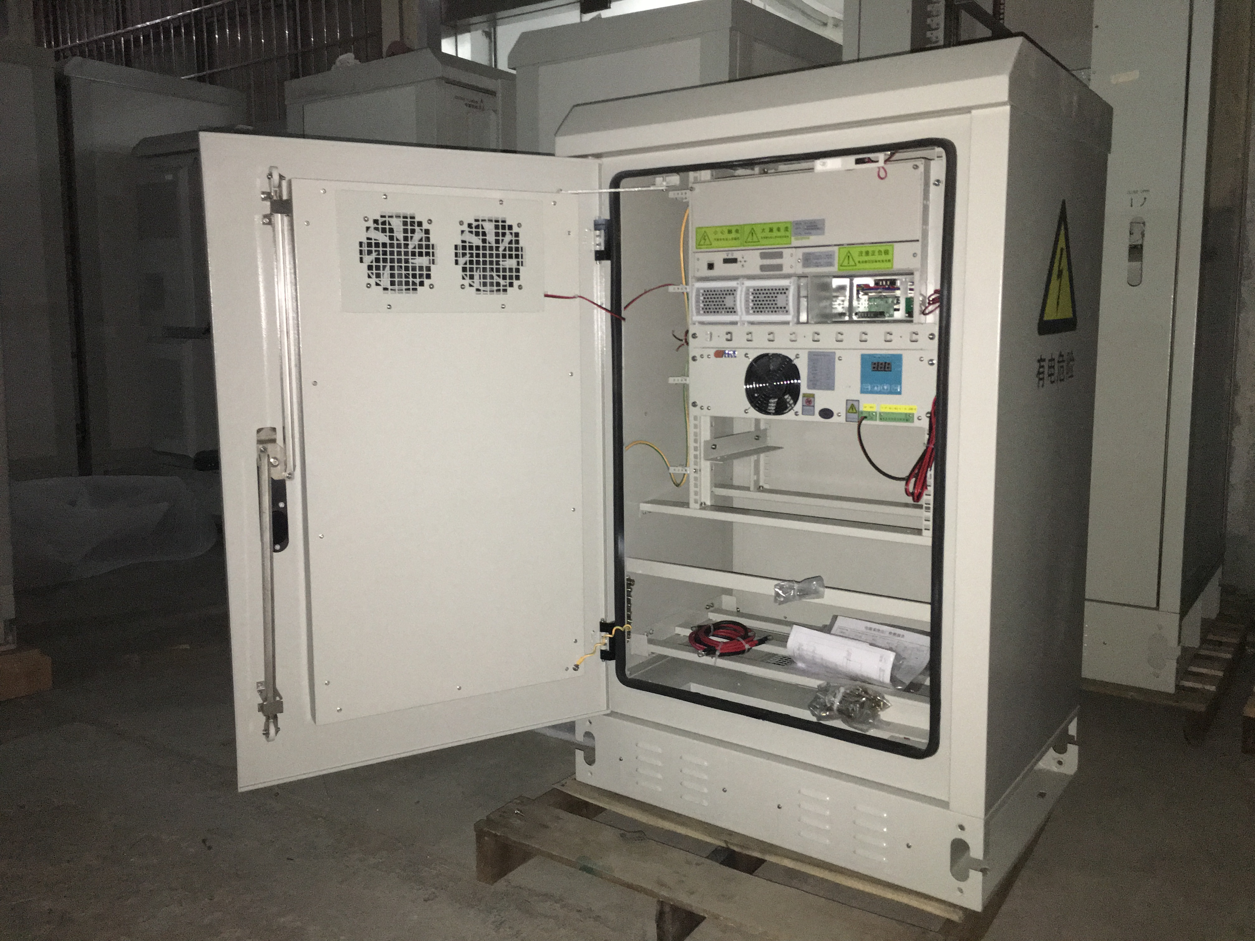 The Ultimate Guide to Outdoor Communication Cabinets for Commercial Use