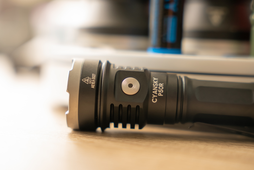 Using Flashlights in Extreme Cold or Hot Environments