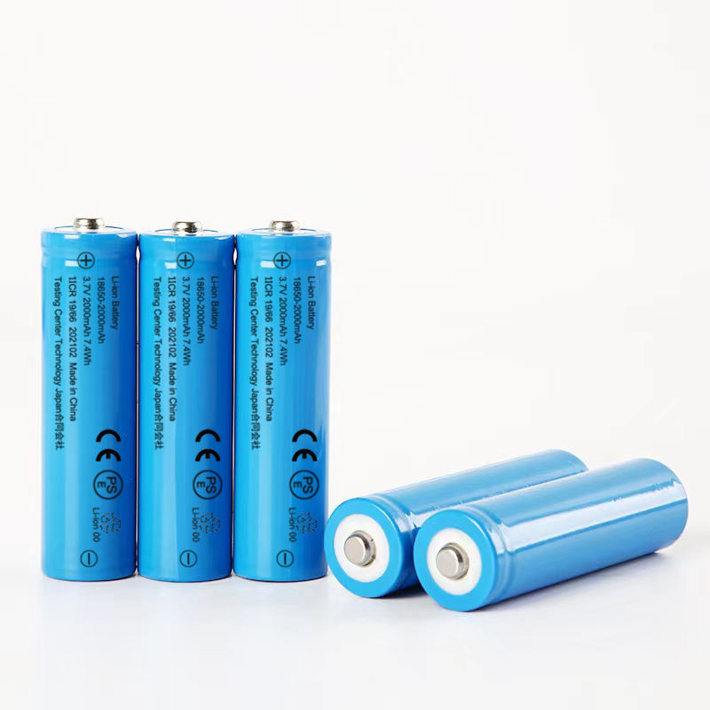 alkaline vs. lithium batteries in flashlights