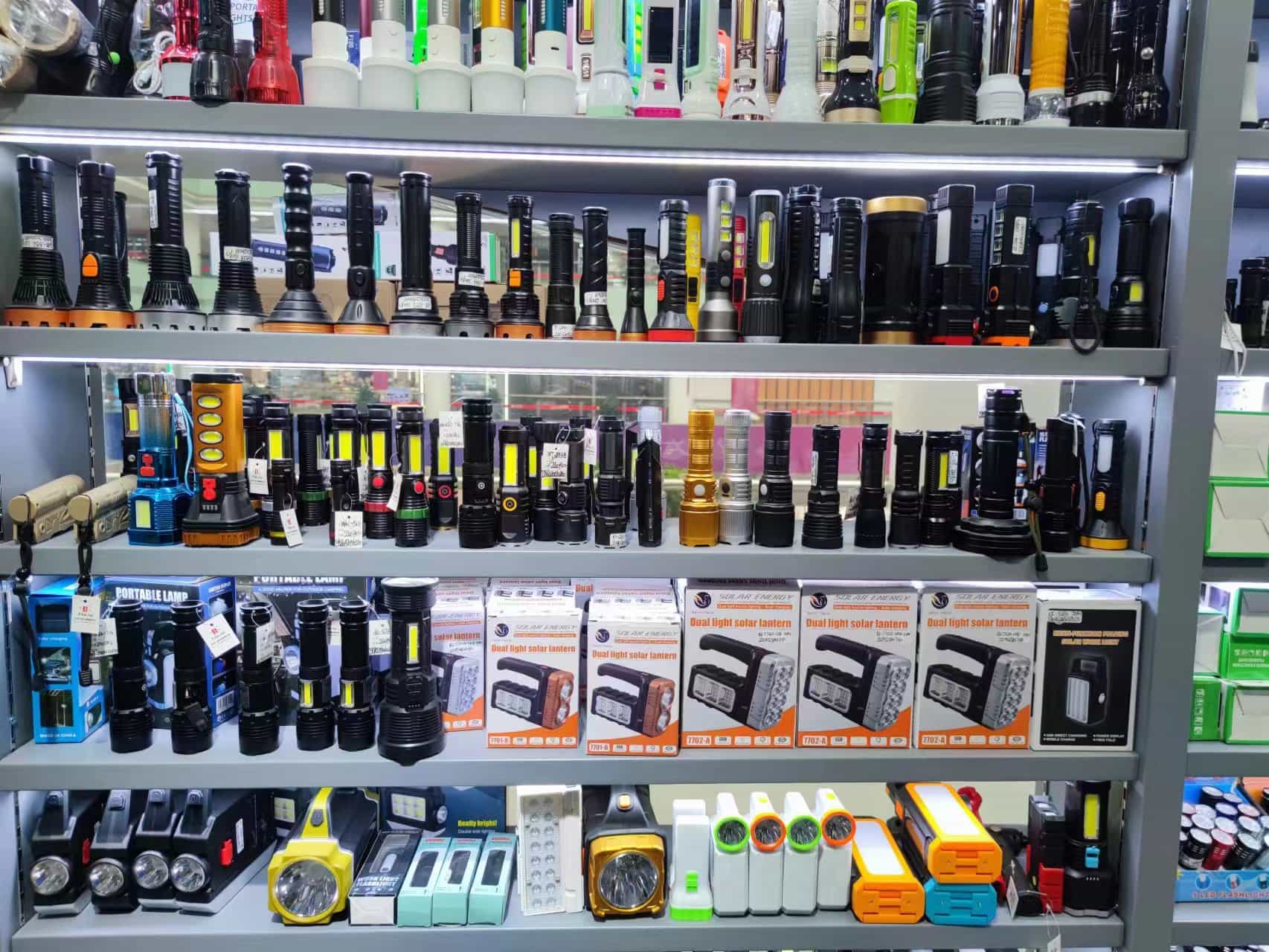 How to choose the best features for flashlight features and wholesale ...